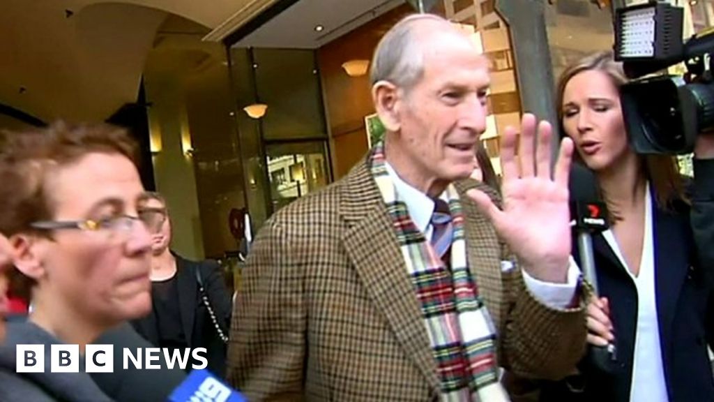 Man, 91, accused of cocaine smuggling in Australia - BBC News