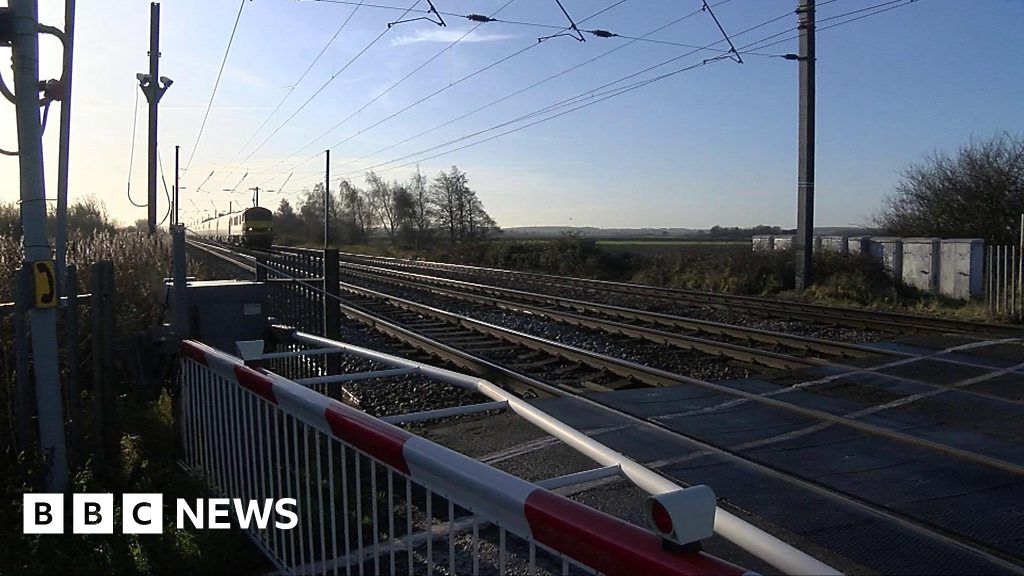 Conington level crossing 'Britain's most haunted' - BBC News
