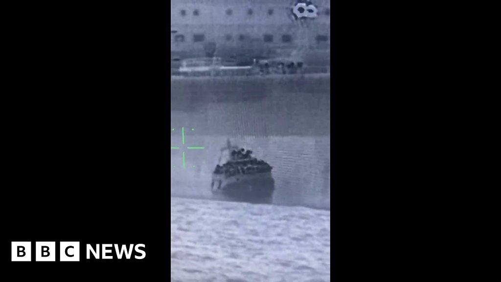 Migrant boat appears to be struggling