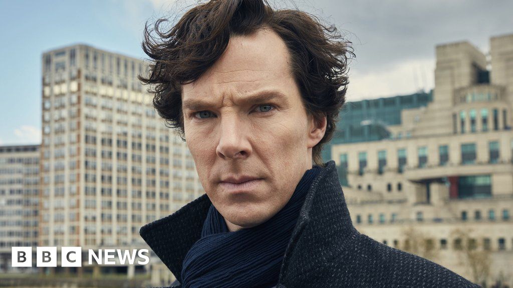 Sherlock beats the Queen in festive TV ratings - BBC News