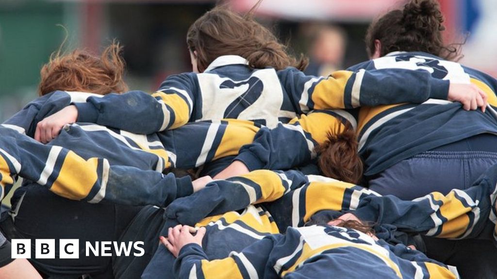 Rugby concussion risk 'needs sex-specific guidance' - BBC News