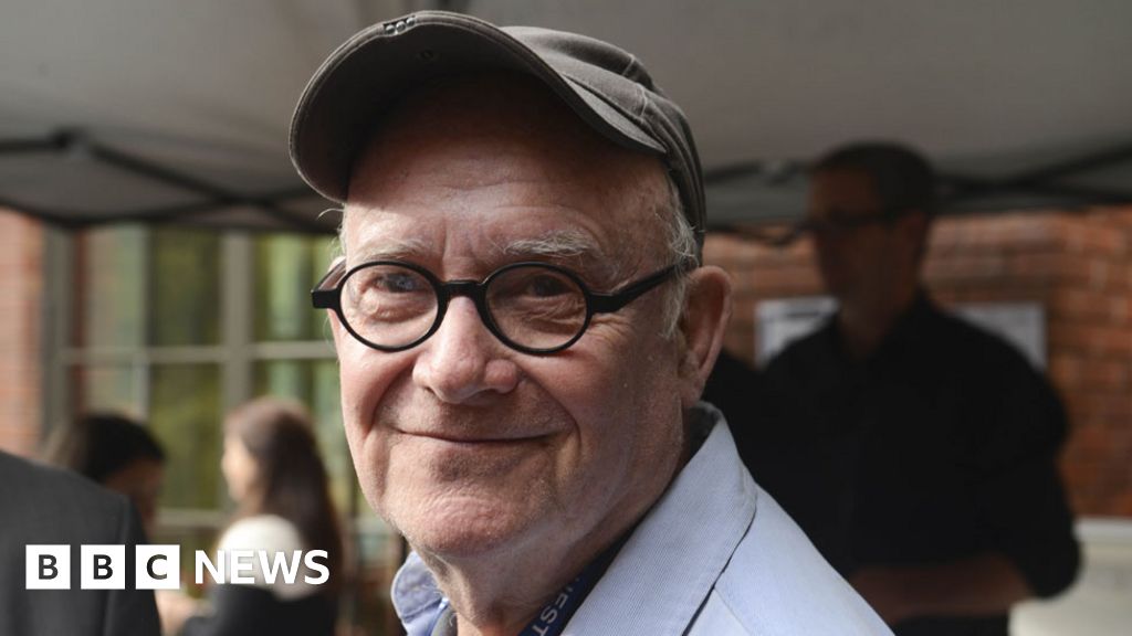 Buck Henry: Tributes paid to late screenwriter of The Graduate - BBC News