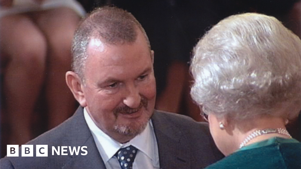 Ralph Baxter death: Family tribute to 'loving husband' - BBC News