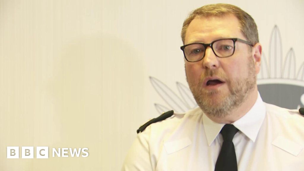 Fermanagh bomb: 'Things are becoming more entrenched' - BBC News