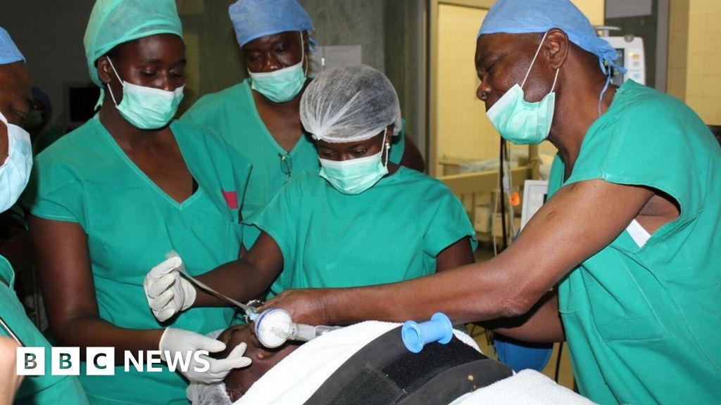 Wales shares medical education with Namibian doctors - BBC News