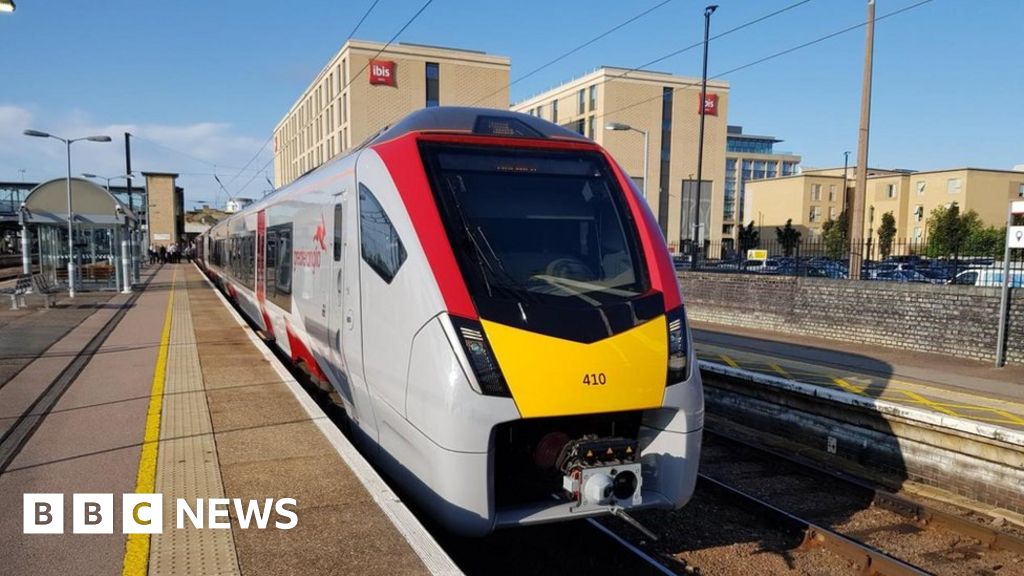 Politicians call for upgrades on Ely and Haughley rail junctions - BBC News