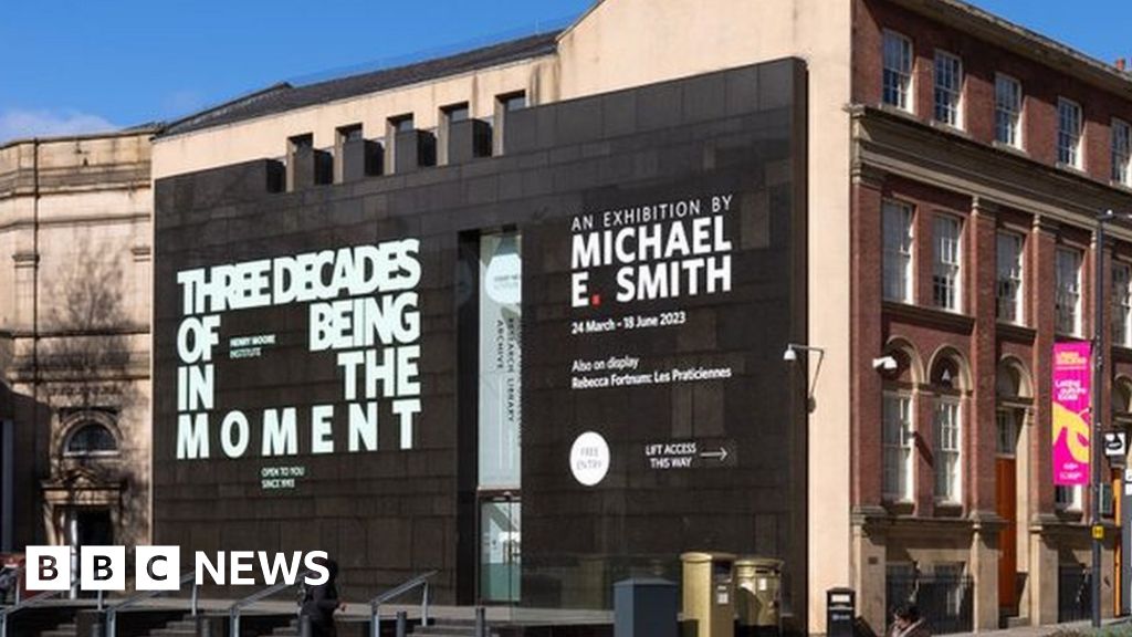 Leeds: Henry Moore Institute marks 30th anniversary - BBC News