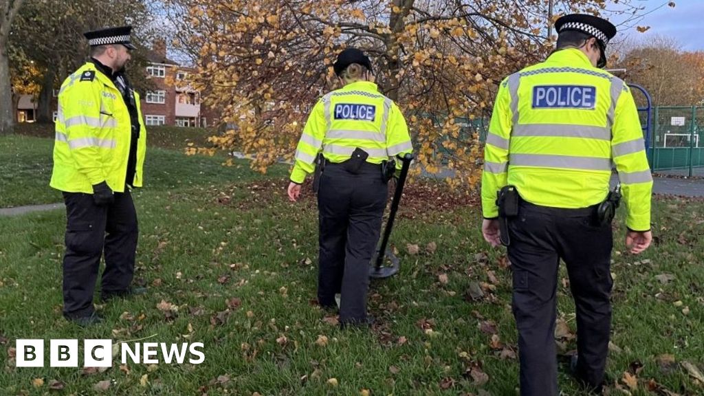 Knives seized and arrests made in Norfolk during week of action - BBC News