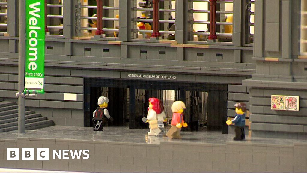 Edinburgh landmark recreated in Lego - BBC News