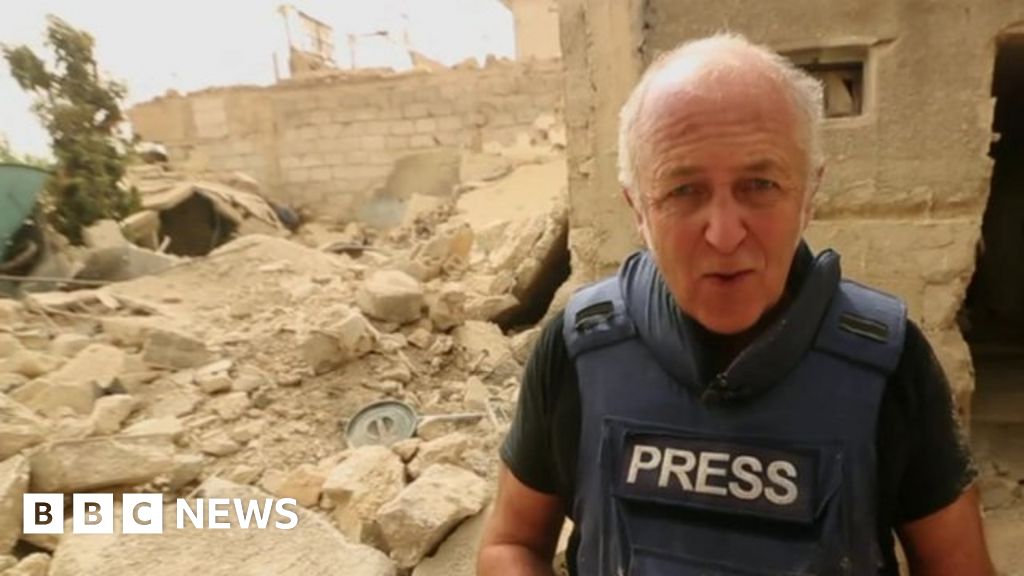 Syria: On the front line in Damascus - BBC News