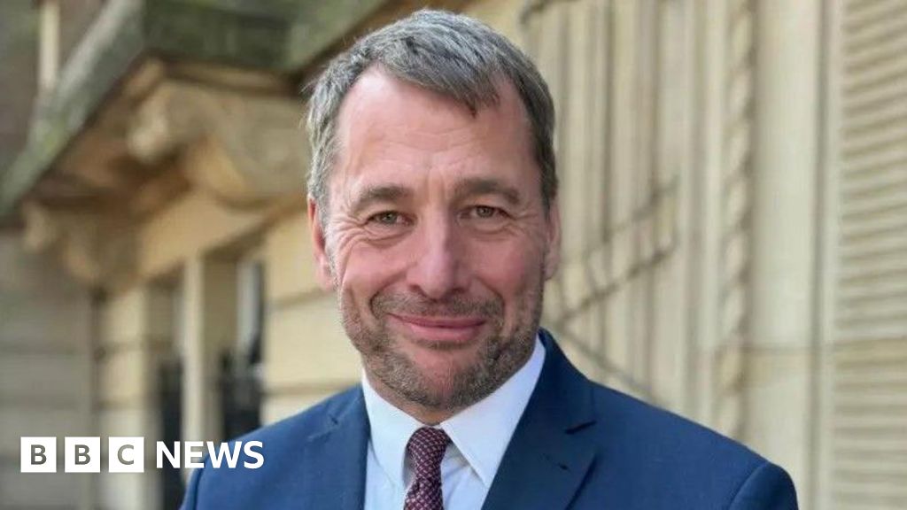 Council leader seeks referendum on Lancashire elected mayor