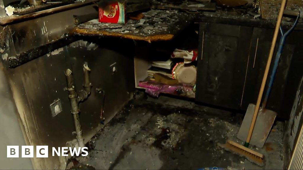 Tumble dryer fire: Mum of two thankful nobody home during blaze - BBC News