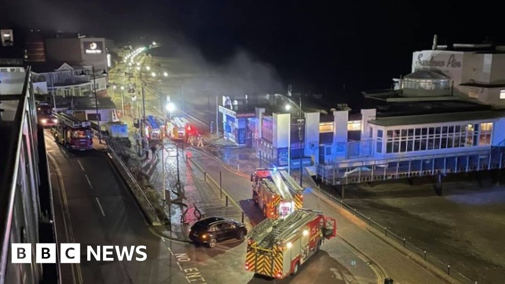 Isle of Wight fire crews tackle Sandown Pier shop fire