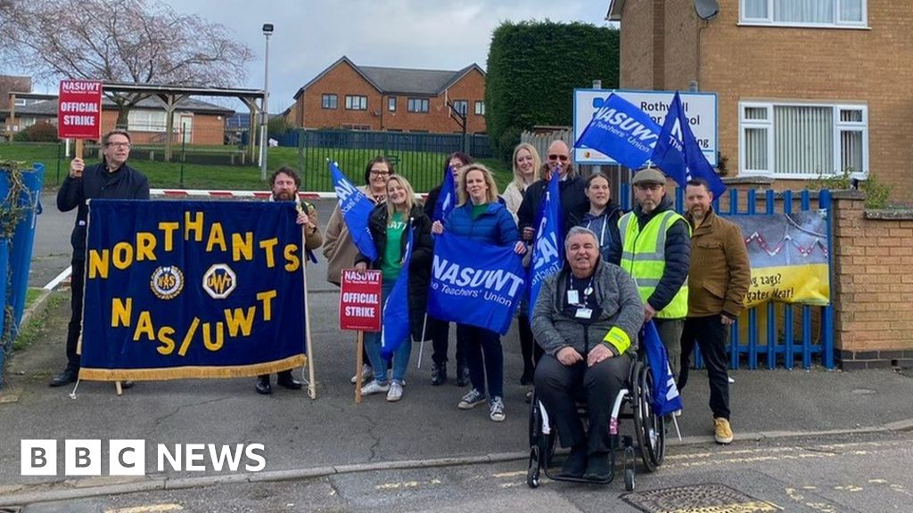 Rothwell teachers strike over 'toxic work environment' - BBC News