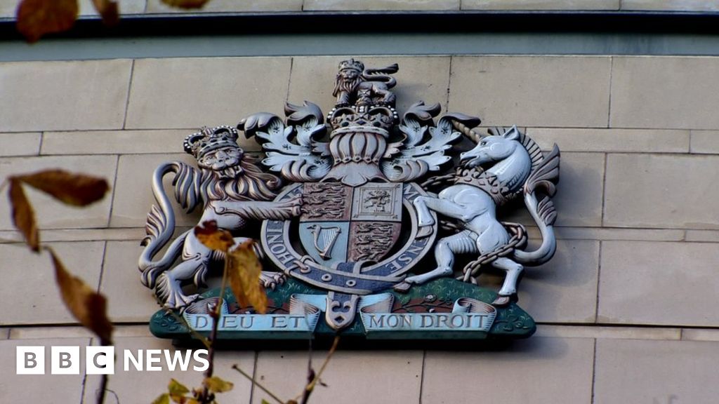 Covid-19: Judges are forced to adjourn major cases - BBC News