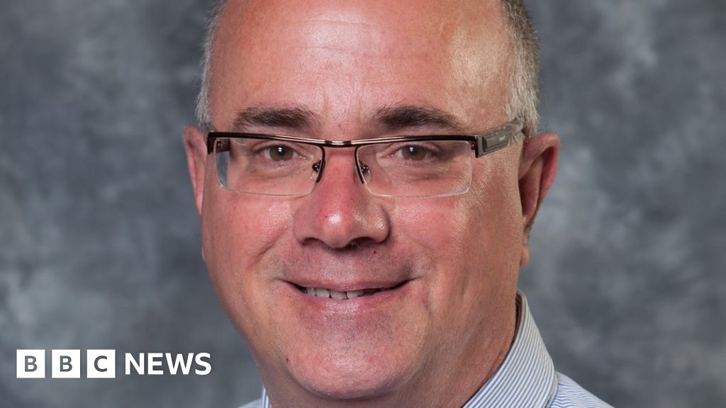 Bonfire burn councillor 'grateful to be alive' - BBC News
