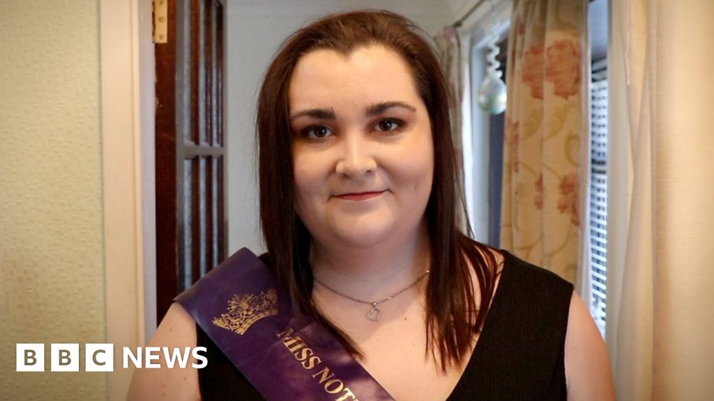 Plus-size model: 'Beauty pageant helped me to love myself' - BBC News