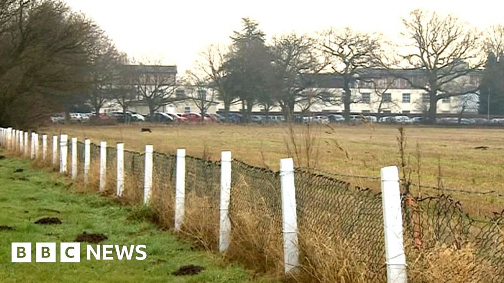 Self-harm rises 'substantially' at HMP Stoke Heath - BBC News