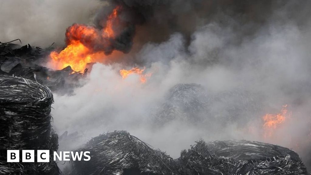 Kilnhurst recycling fire: Review to be carried out - BBC News