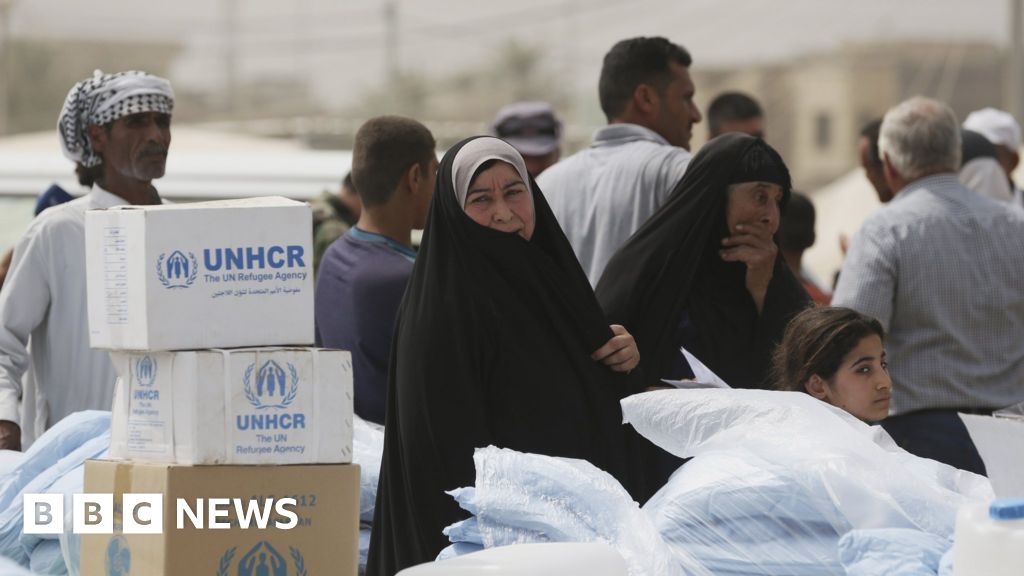 UK gives further £20m to help Iraqis fleeing Islamic State - BBC News