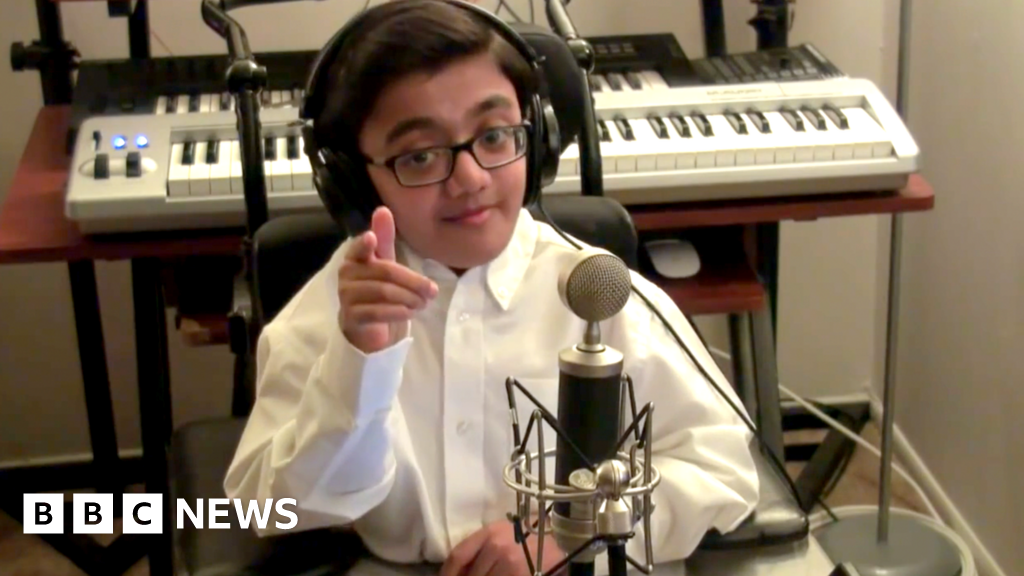 The Eminem cover inspiring millions online - BBC News