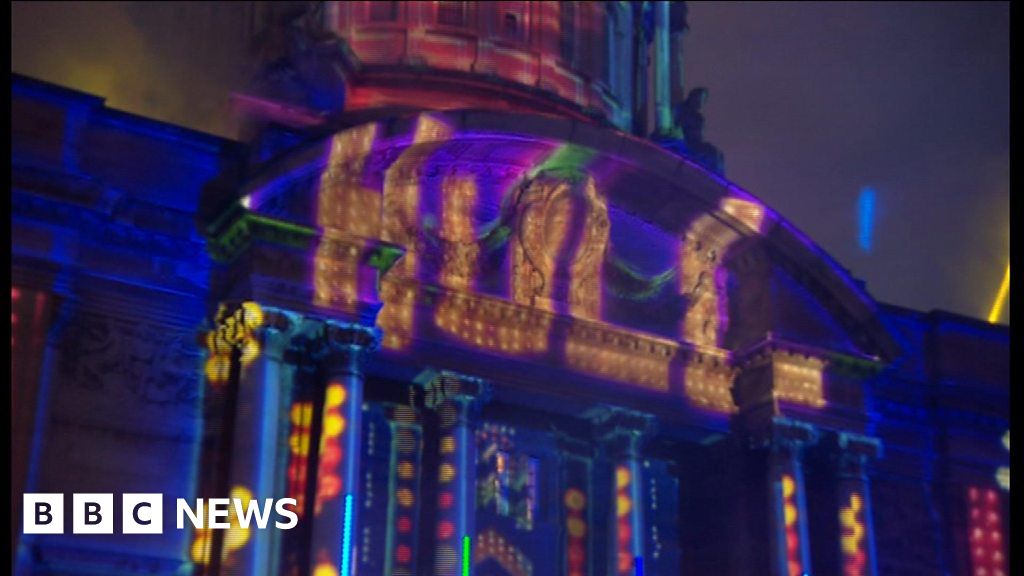 Hull 2017: Crowds flock to opening event Made in Hull