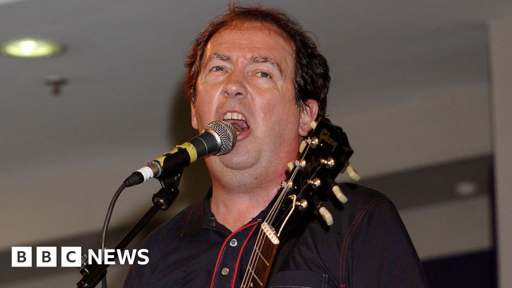 Pete Shelley: Stars' tributes show Buzzcocks singer's huge influence ...