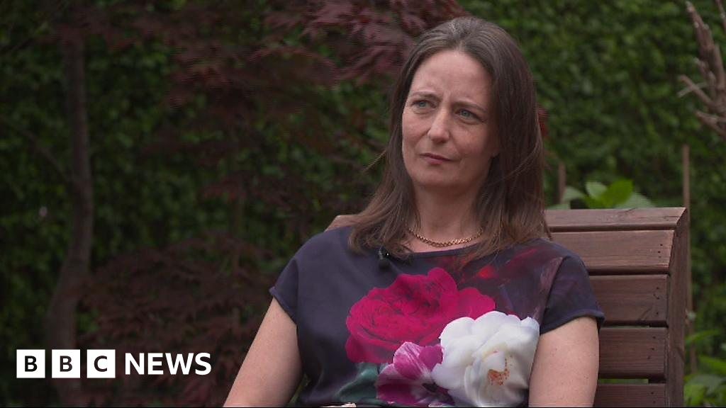 MP Carol Monaghan says online abusers are 'cowards and bullies' - BBC News