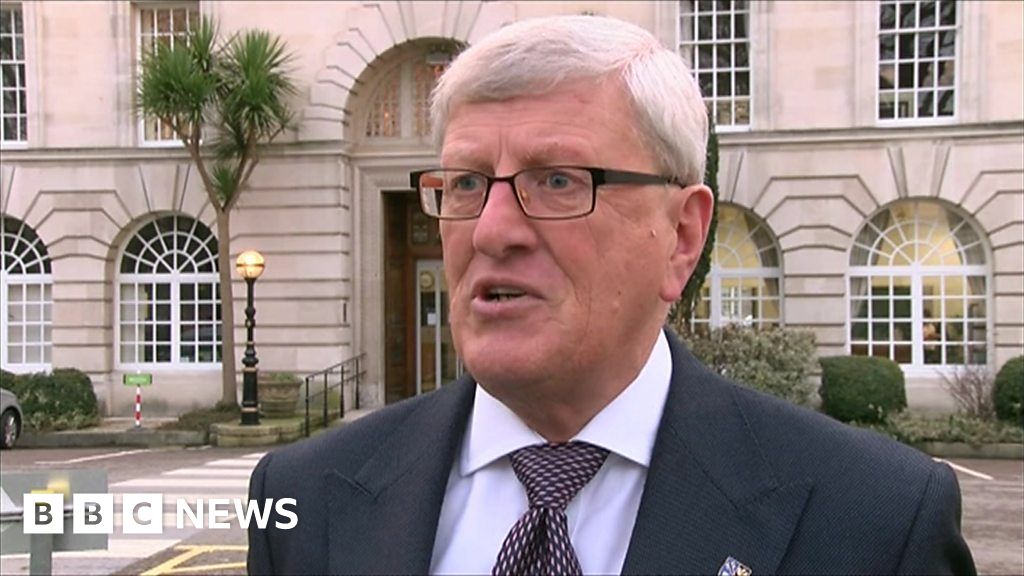 What Surrey council leader David Hodge said before PMQs texts row - BBC ...