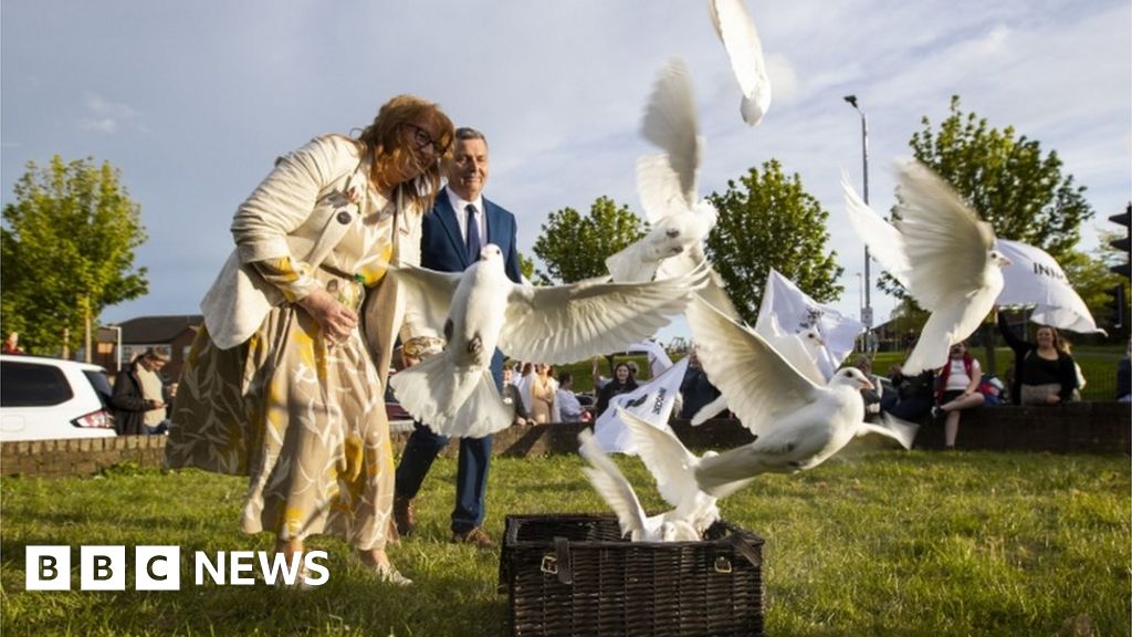 Ballymurphy Inquest: Civil action to resume over deaths - BBC News