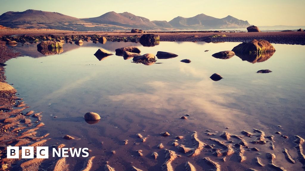 Climate change 'puts Welsh historic environments at risk' - BBC News