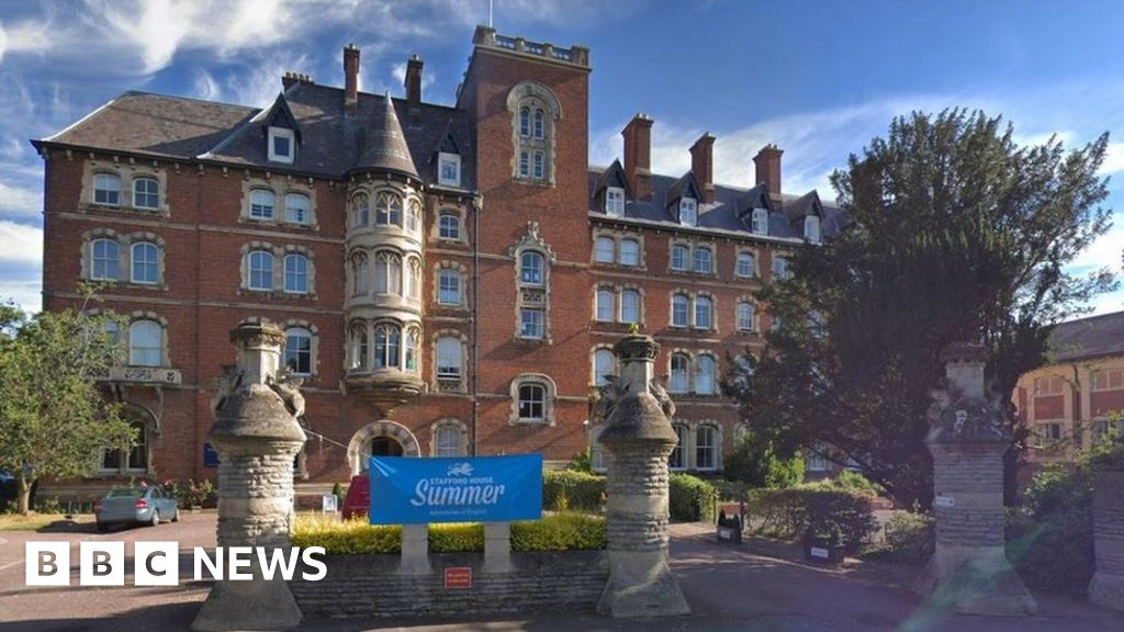 Malvern St James Girls School Taught Wrong Exam Book BBC News malvern-st-james-girls-school-taught-wrong-exam-book-bbc-news