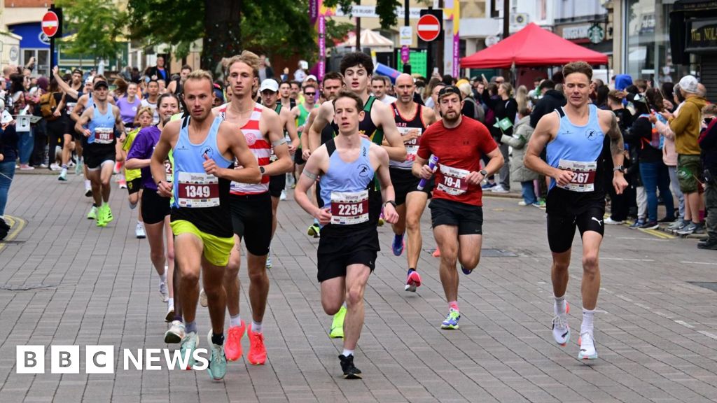 Record numbers take on The Amazing Northampton Run half marathon