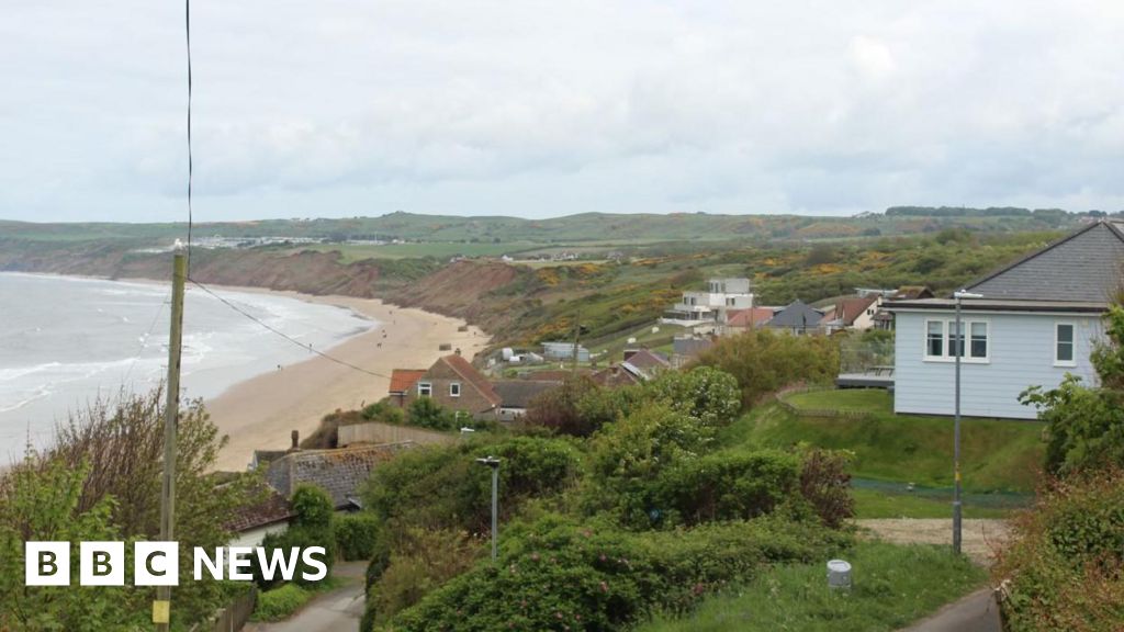 Filey cliff-top homes £90k erosion plan considered