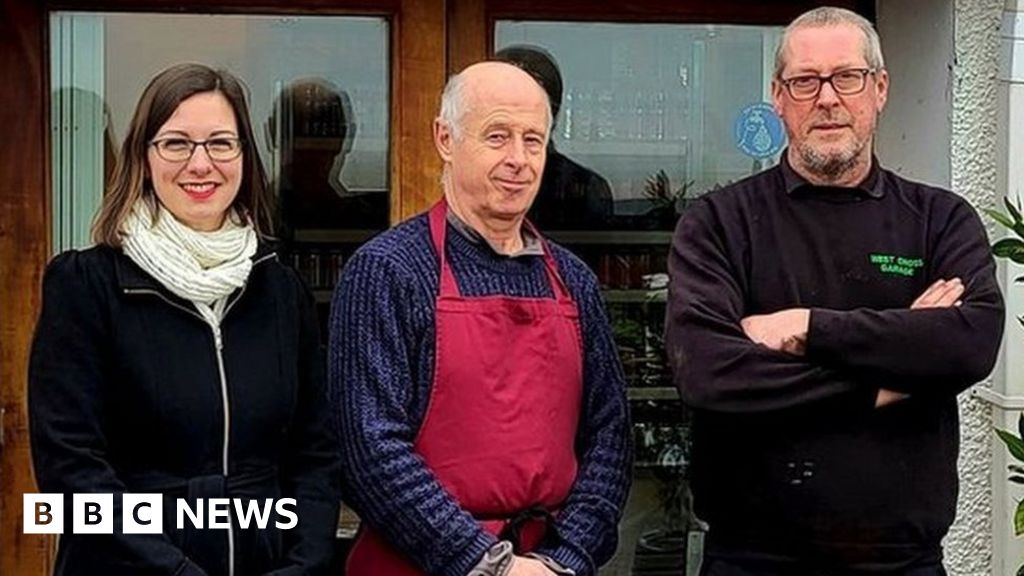Swansea: Community helps save West Cross cafe Ripples - BBC News