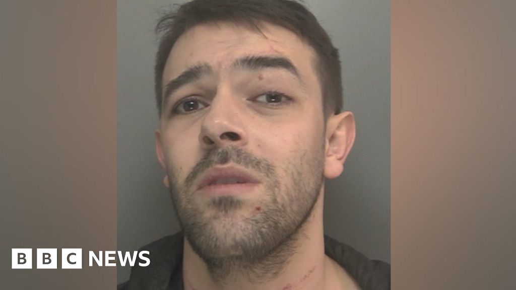 Liverpool drug dealer who trafficked guns is jailed - BBC News