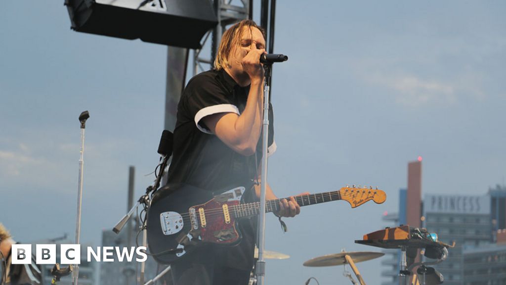 Arcade Fire launch new album Everything Now with surprise gig at ...