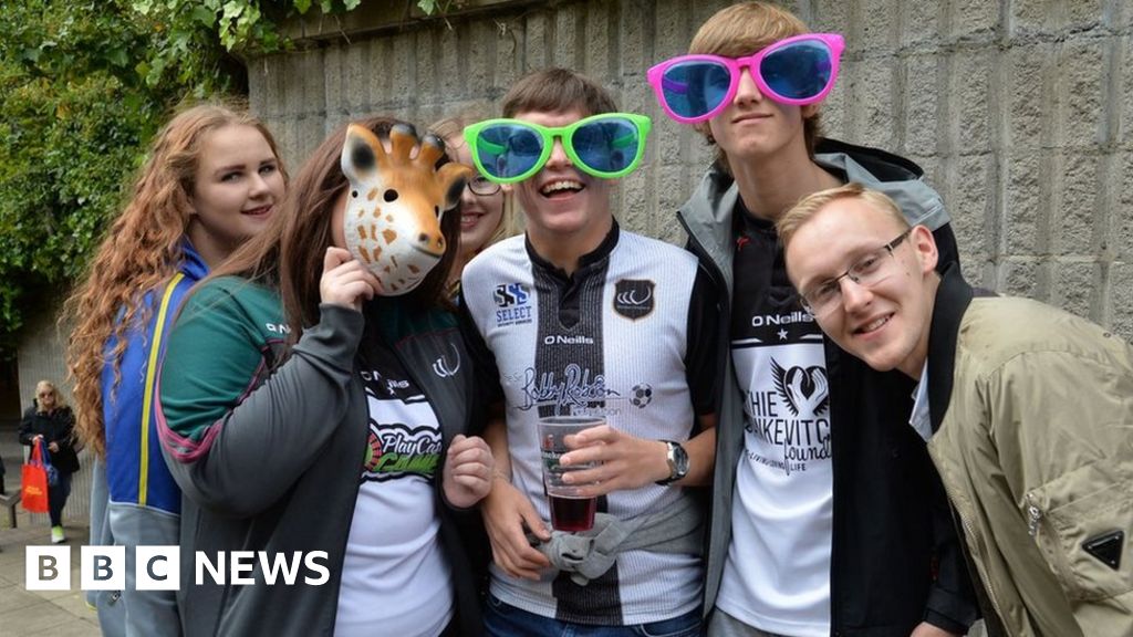 Magic Weekend: Fans flock to St James' Park for rugby league ...