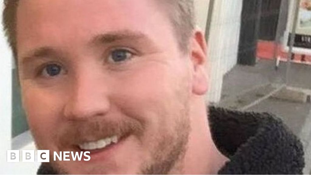 Luke Griffin: British man killed in Kabul was 'brave warrior' - BBC News