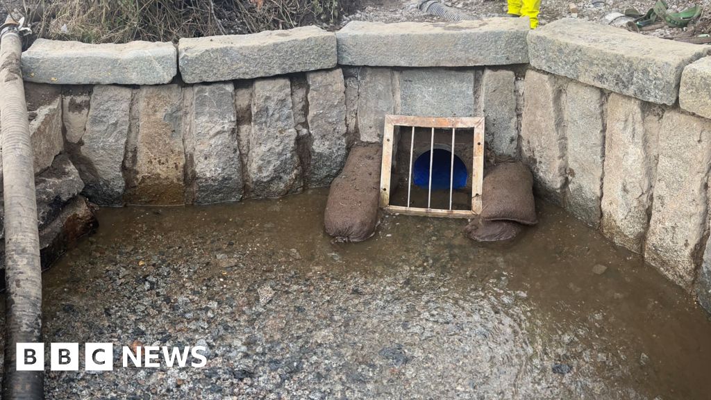 Guernsey Water continues repairs on collapsed culvert - BBC News