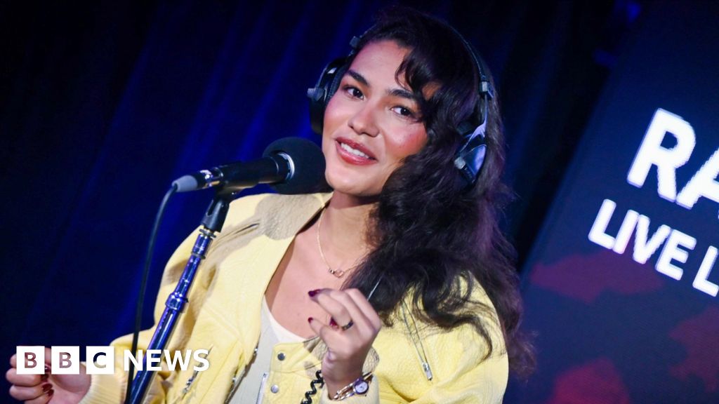 Olivia Dean sings So Easy (To Fall in Love) in the Live Lounge - BBC News