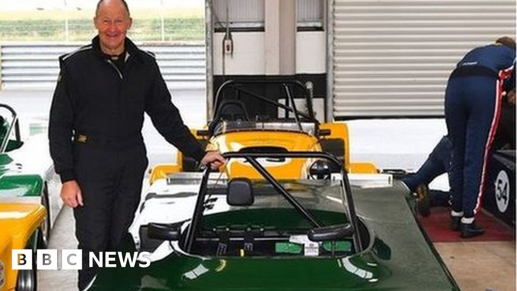 Kirkistown motor racing: Dr Paul Conn dies following crash - BBC News