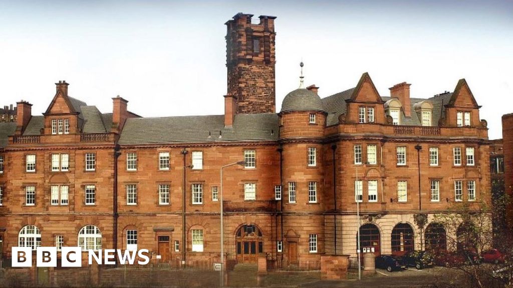 Edinburgh University to buy former fire headquarters - BBC News
