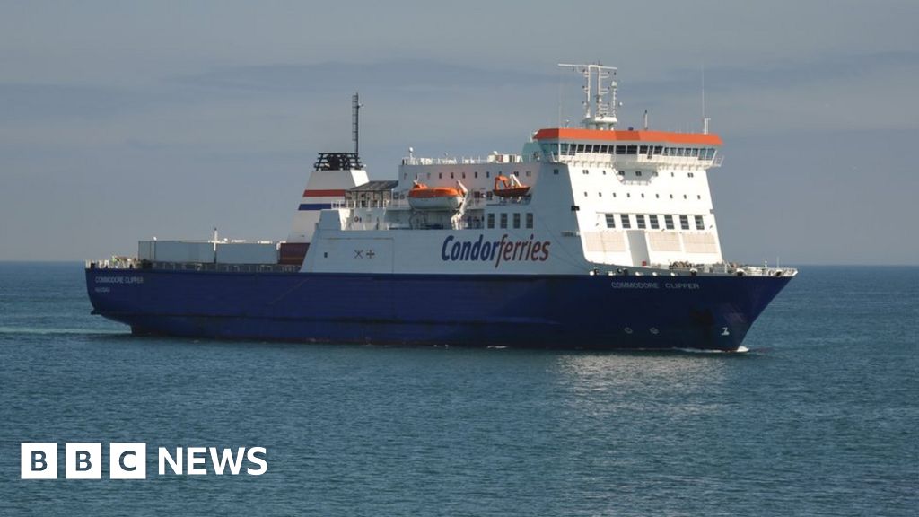 Commodore Clipper to return to dry dock - BBC News