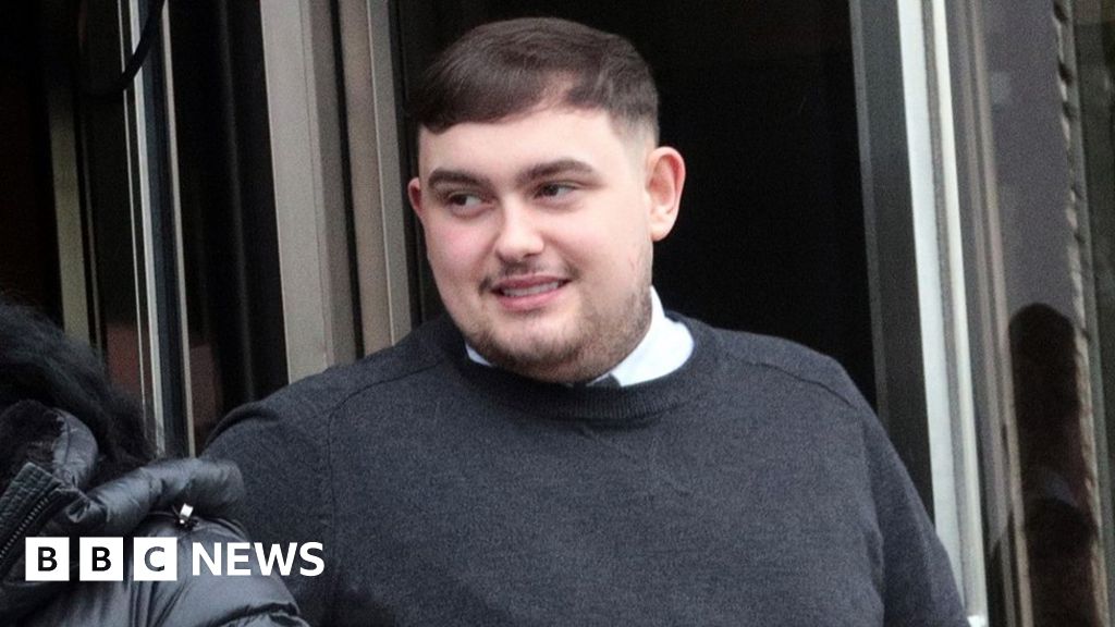 Dangerous driver jailed after woman lost unborn child in Glasgow - BBC News