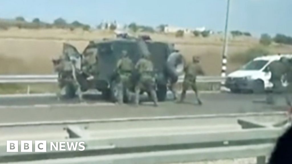 Fierce gun battle on Israeli highway
