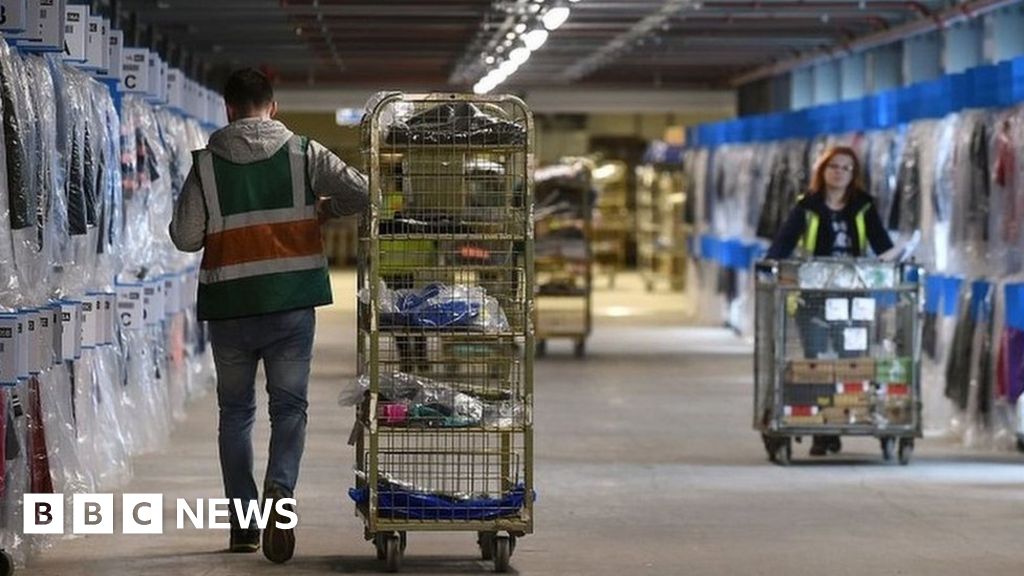 TUC: Labour's John McDonnell pledges 'gig economy' rights boost - BBC News