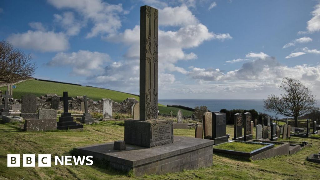 Island trail celebrating Manx artist Archibald Knox launched - BBC News
