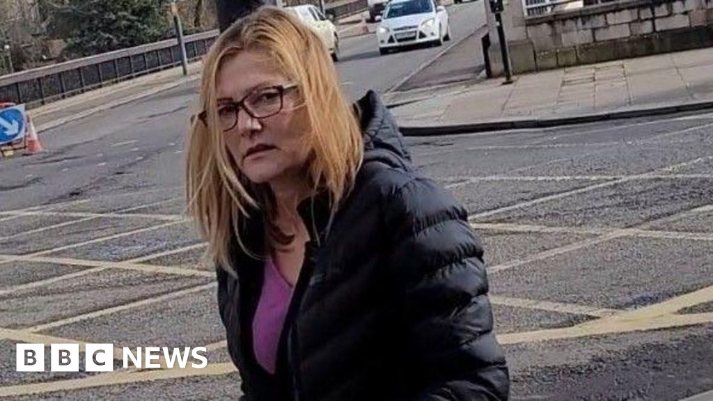 Disability benefits cheat secretly filmed completing 5k runs - BBC News