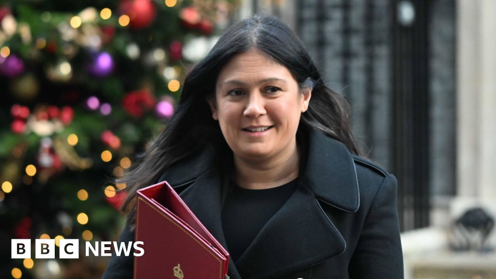 Government department spends £1,200 on two folders - BBC News